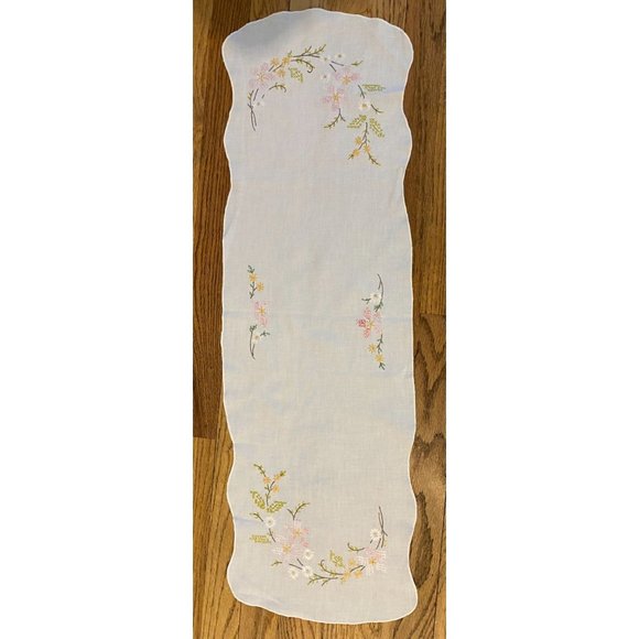 Unbranded | Dining | Hand Made Embroidered Runner Cotton Daisy Pink And ...